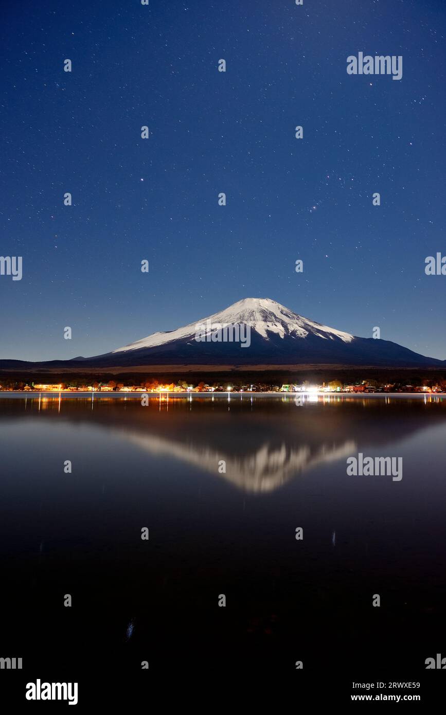 Fuji at night and starry sky seen from Yamanakako Stock Photo - Alamy