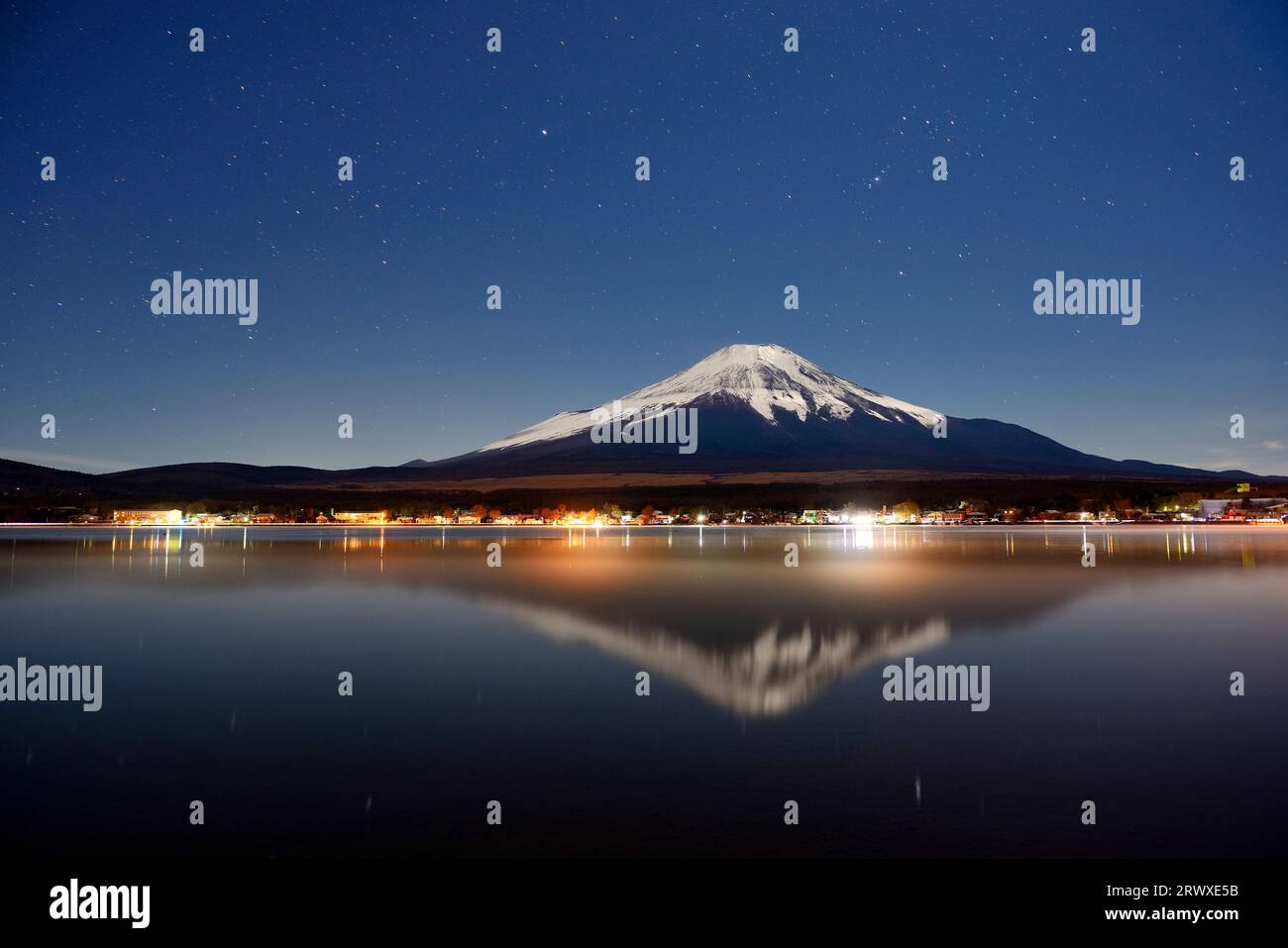 Fuji at night and starry sky seen from Yamanakako Stock Photo - Alamy