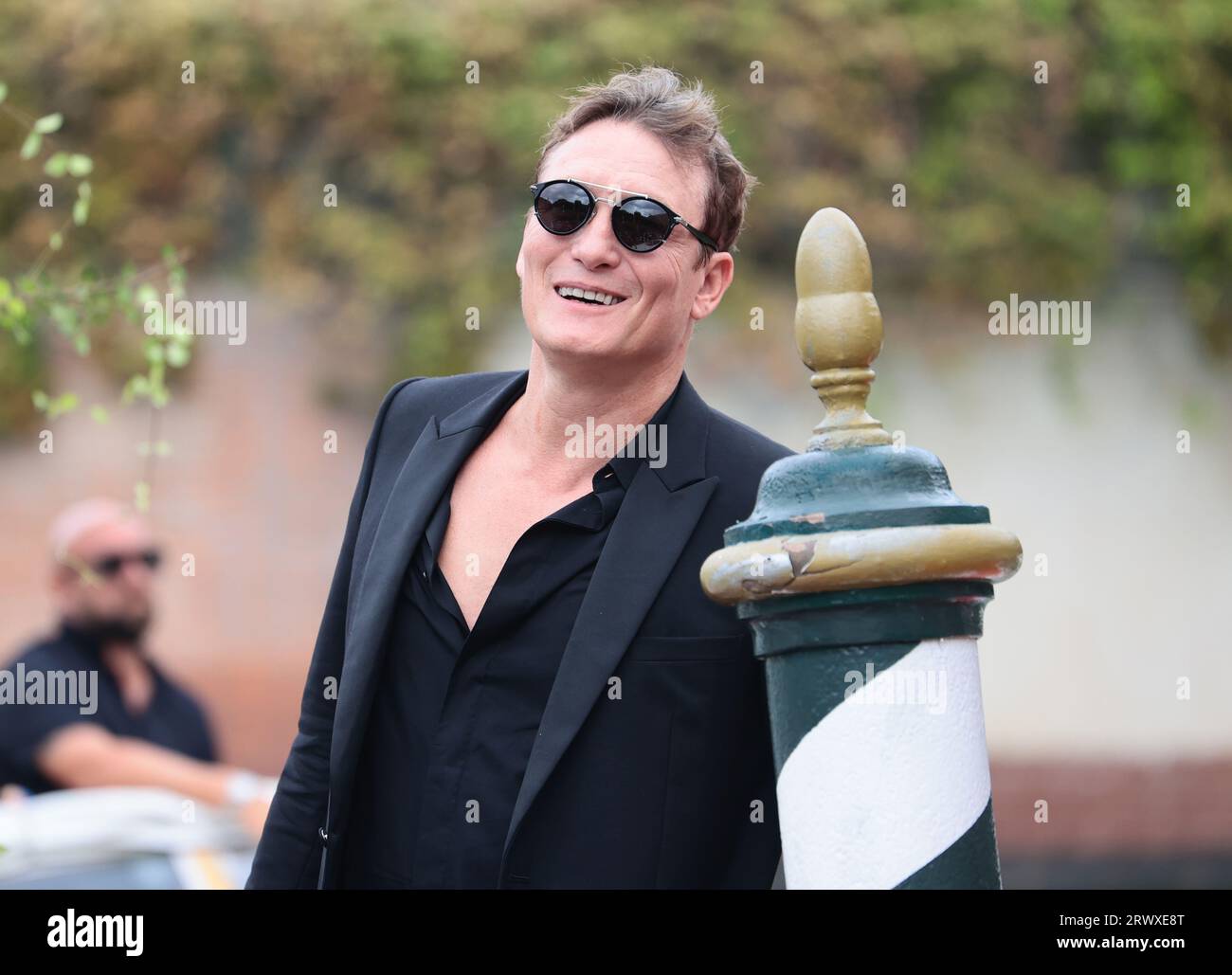 Red carpet oliver masucci hi-res stock photography and images - Alamy