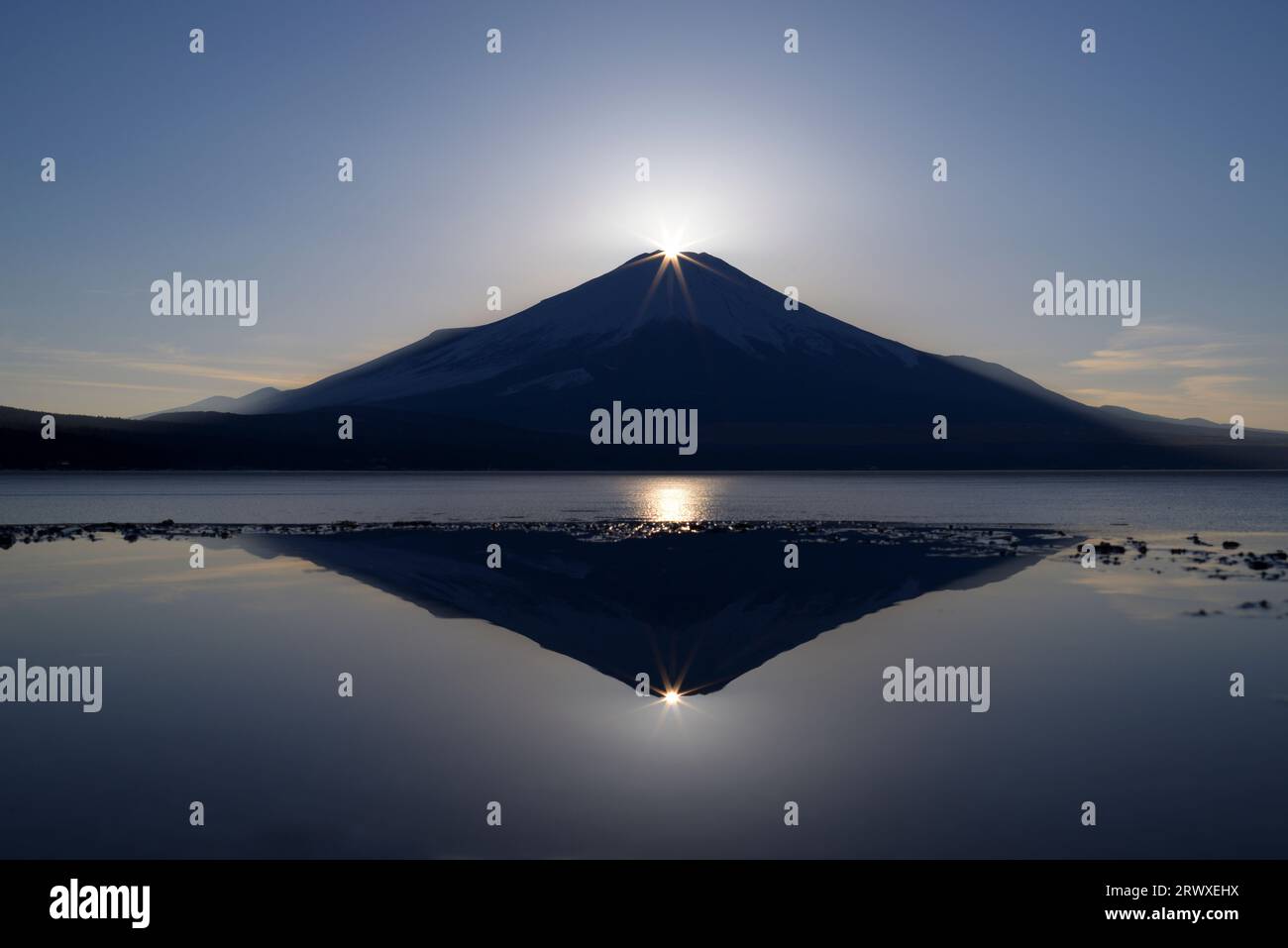 Diamond Fuji seen from Yamanakako Stock Photo - Alamy