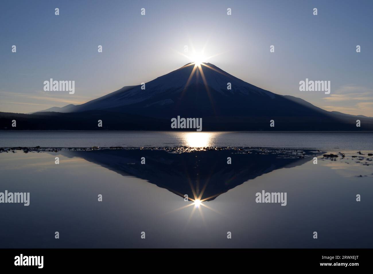Diamond Fuji seen from Yamanakako Stock Photo - Alamy