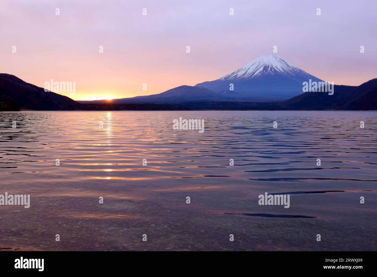 Yamanashi Mt. Fuji and sunrise from Motosuko Lake Stock Photo - Alamy
