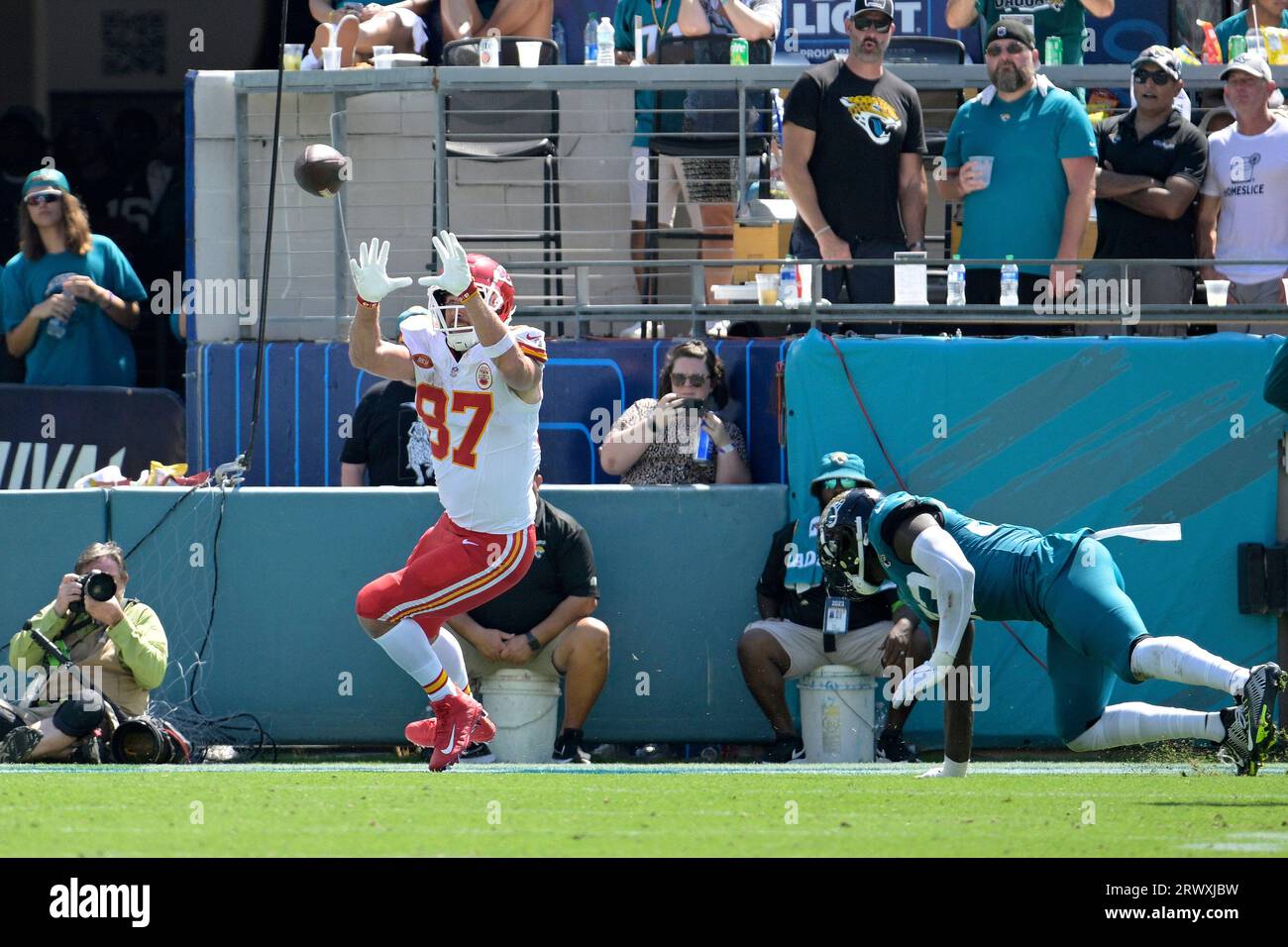 Kansas City Chiefs tight end Travis Kelce (87) catches a pass in the end zone for a touchdown ...