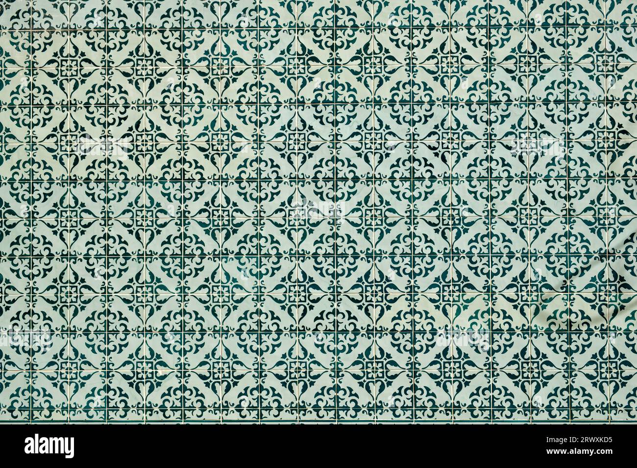 Traditional azulejo wall tiles hi-res stock photography and images - Alamy
