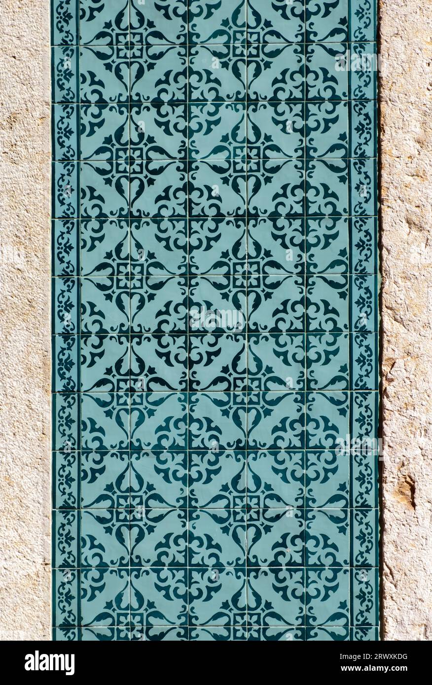 Azulejo tile lisbon hi-res stock photography and images - Alamy