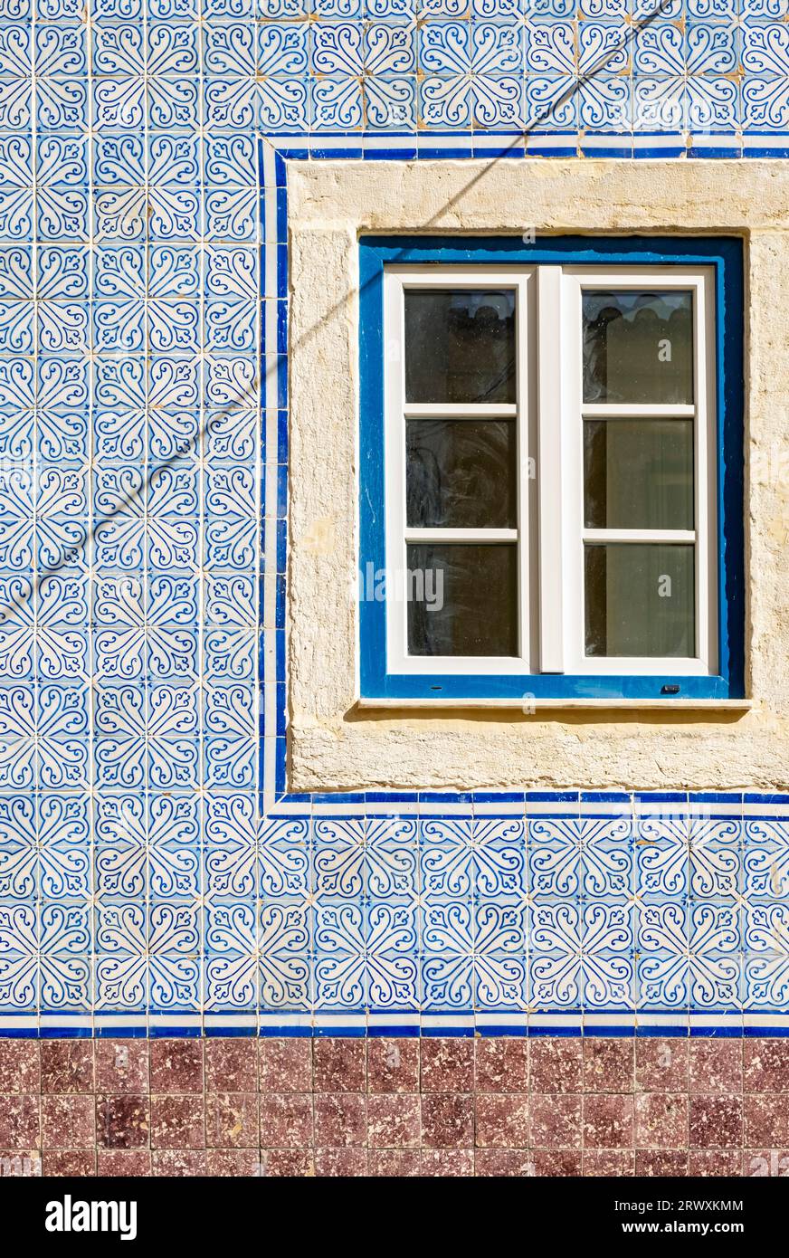 Azulejo tile lisbon hi-res stock photography and images - Alamy