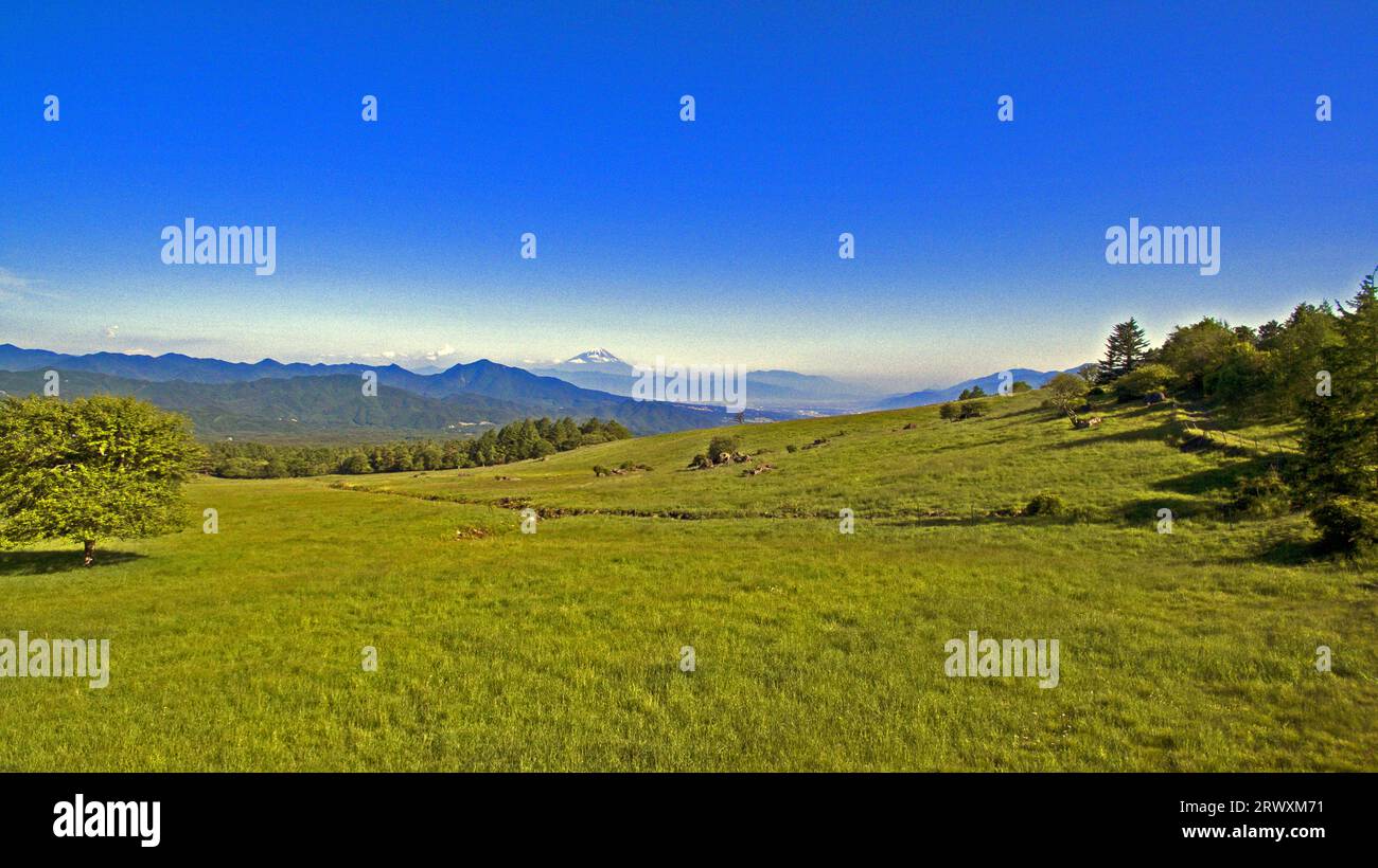 Distant fuji hi-res stock photography and images - Alamy
