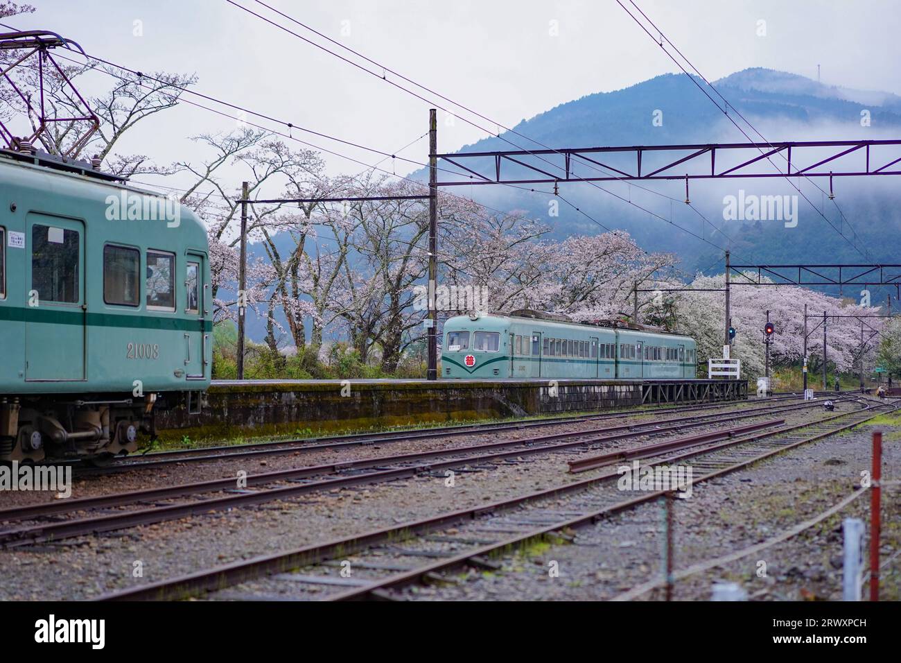 Oigawa Railway Series 21000 train passing each other at Ieyama Station ...