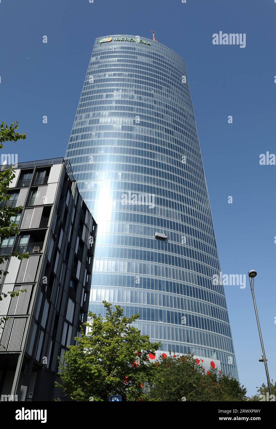Dome dominant on city skyline hi-res stock photography and images - Alamy