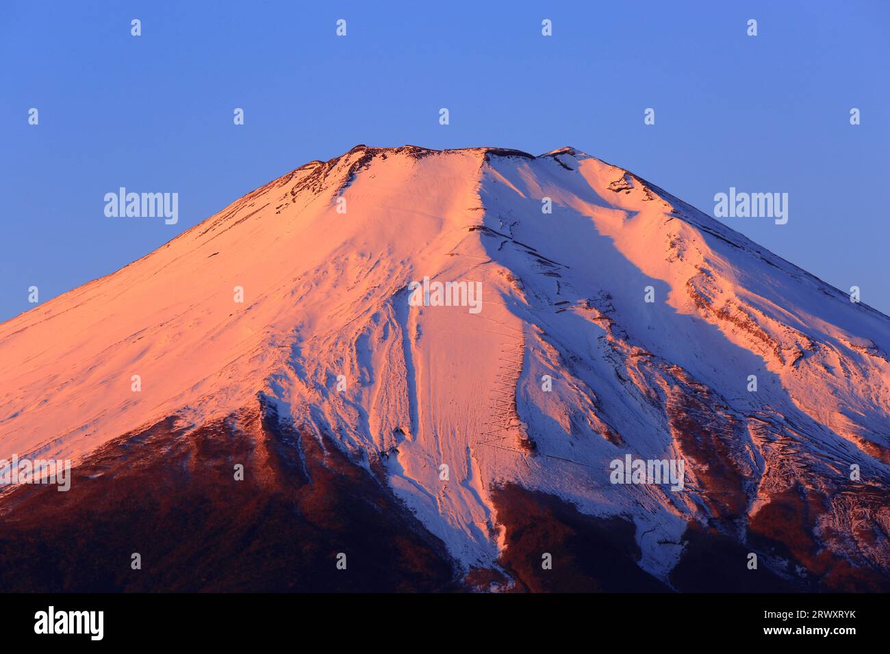 Red Fuji seen from Lake Yamanaka Stock Photo - Alamy