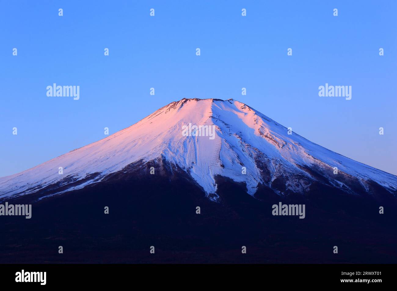 Red Fuji seen from Lake Yamanaka Stock Photo - Alamy