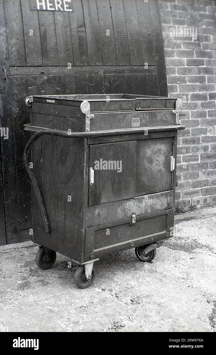 1960s historical used mobile hi-res stock photography and images - Alamy