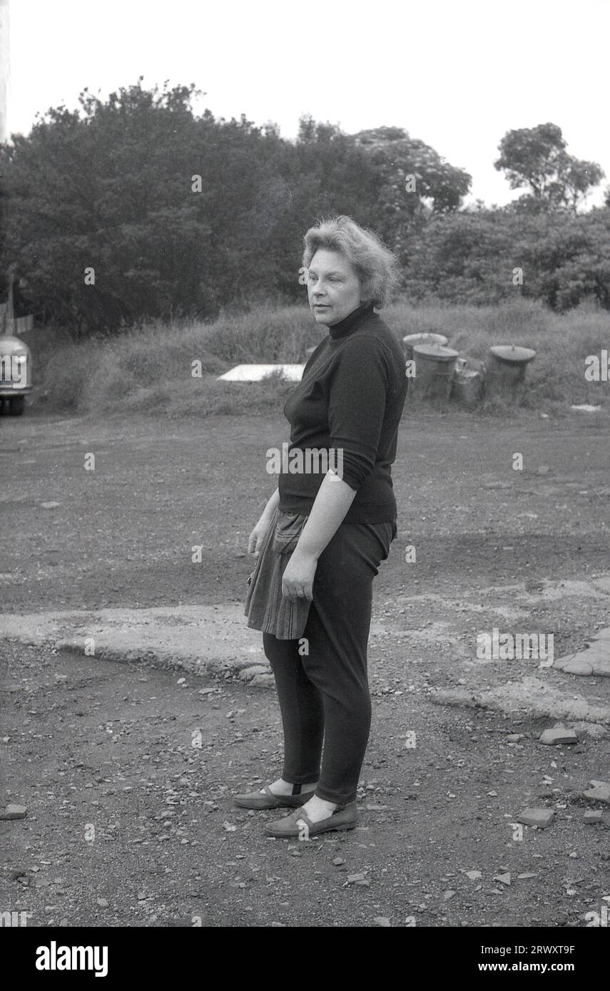 1960s workplace hi-res stock photography and images - Alamy