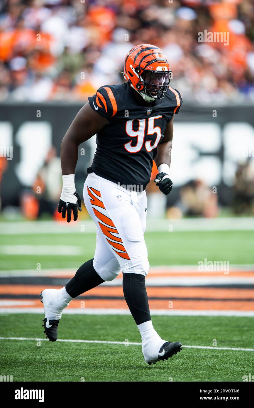 Cincinnati Bengals defensive tackle Zach Carter (95) during an NFL ...