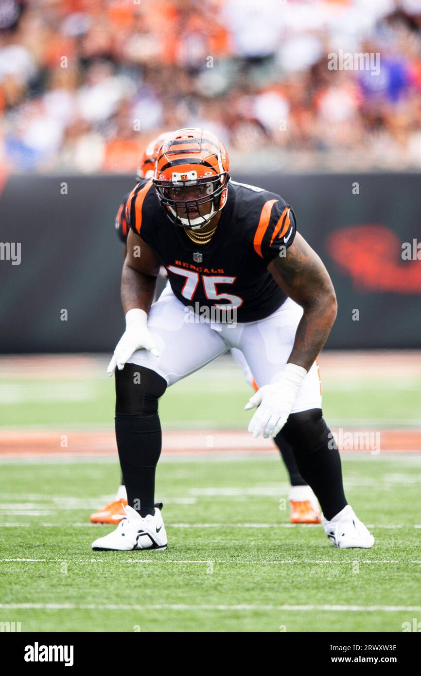 Cincinnati Bengals offensive tackle Orlando Brown Jr. (75) lines up for ...