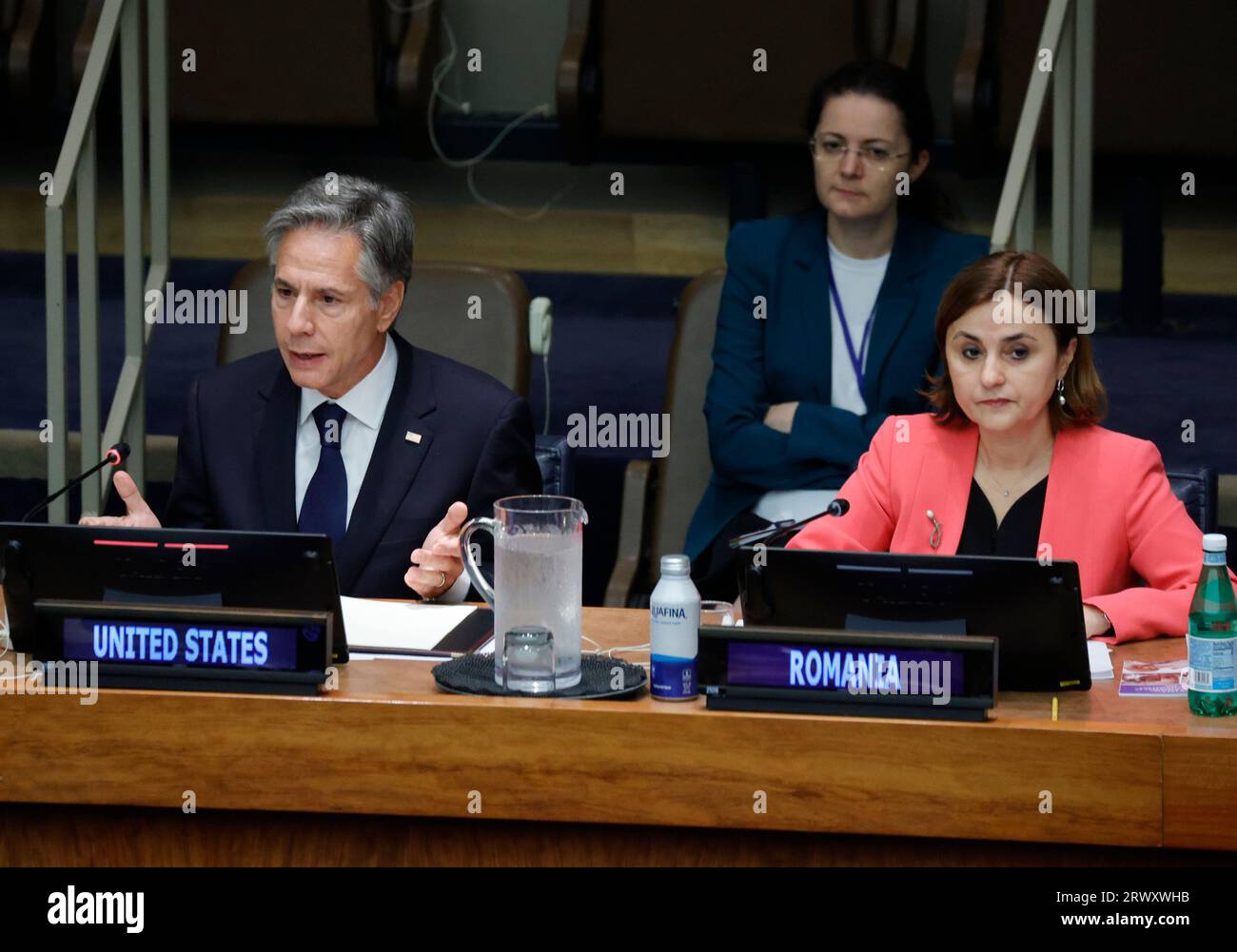 Sustainability debate hi-res stock photography and images - Alamy