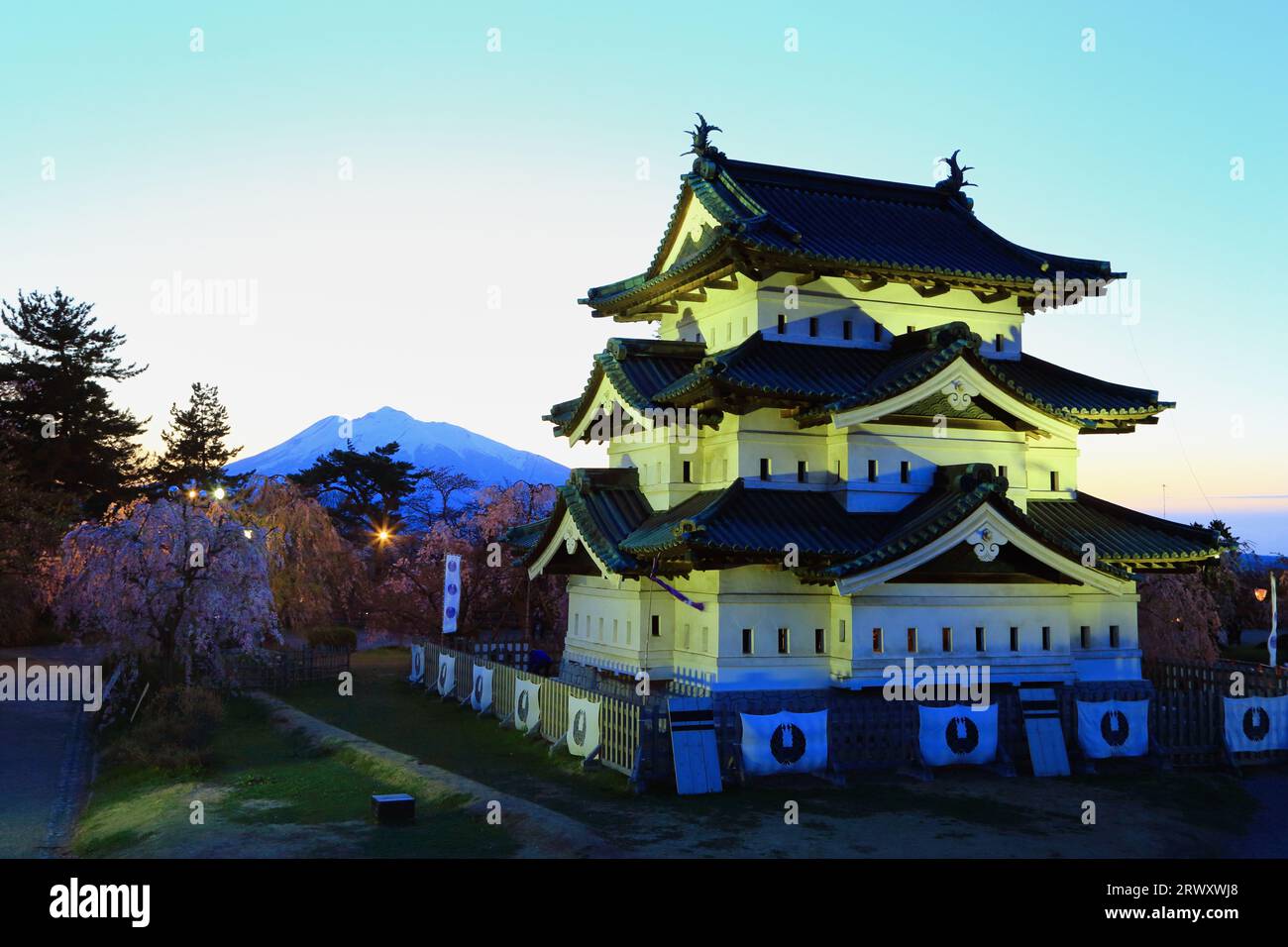 Evening view of Hirosaki Castle's Honmaru Stock Photo - Alamy