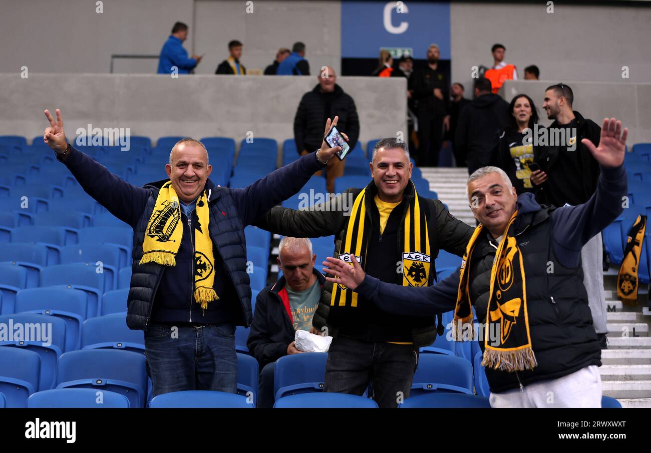 Aek athens fans 2023 hi-res stock photography and images - Alamy