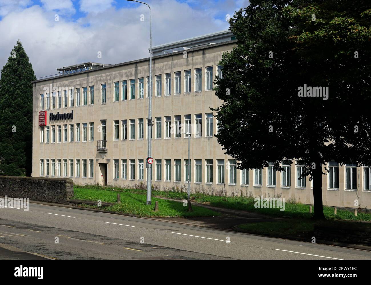 Cardiff university school of pharmacy hi-res stock photography and ...