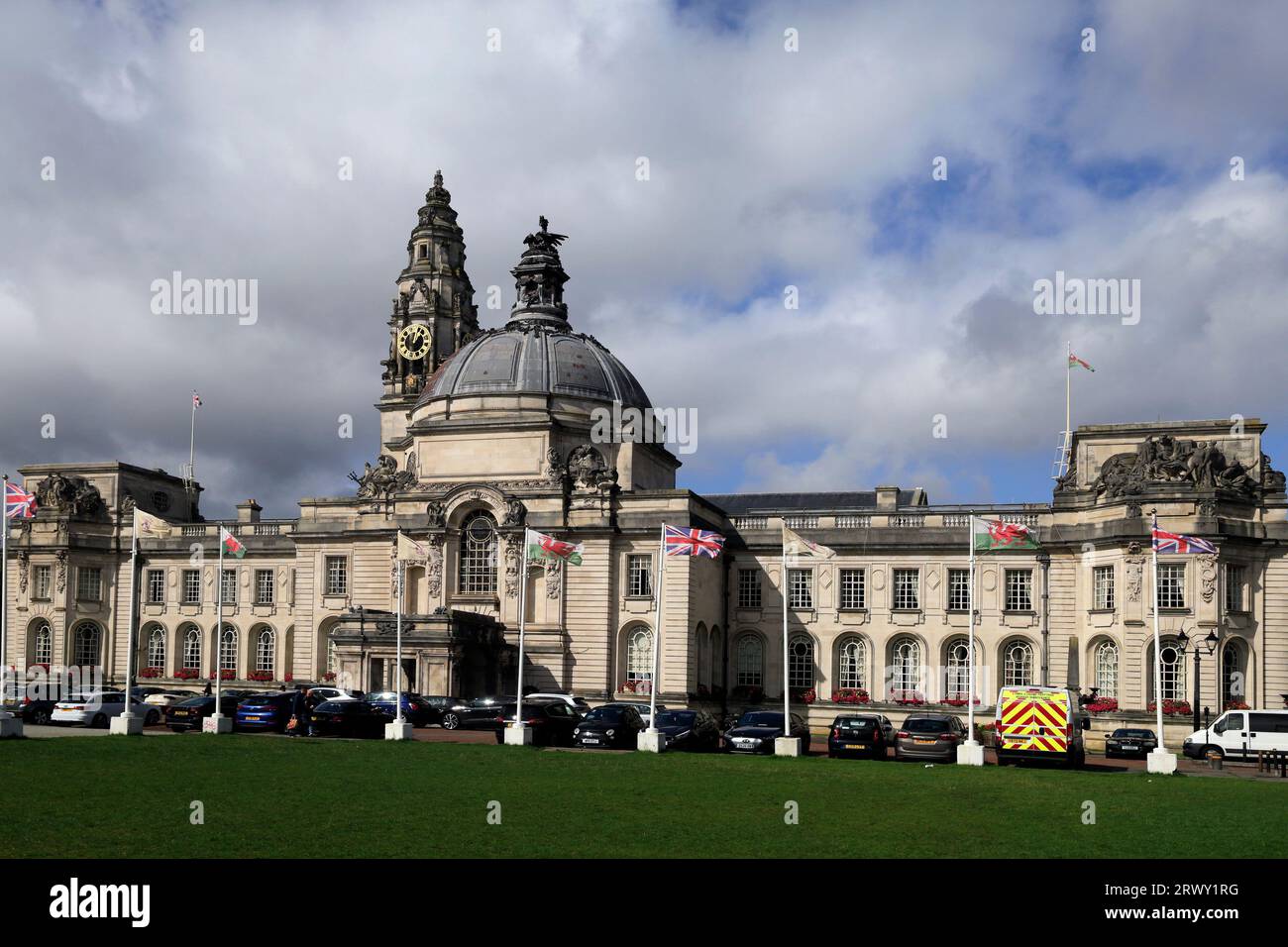 Cardiff City Hall, Cathays Park, Cardiff city centre, Taken September ...