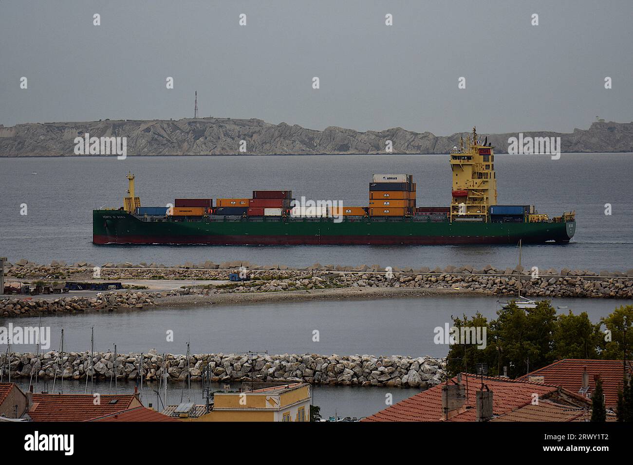 The container ship Vento di Bora arrives at the French Mediterranean ...