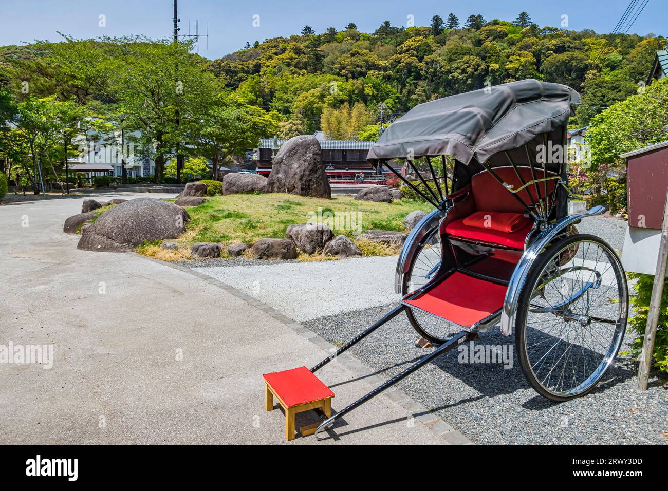 Shuzenji Onsen Tokko-no-yu Park and rickshaw Stock Photo - Alamy