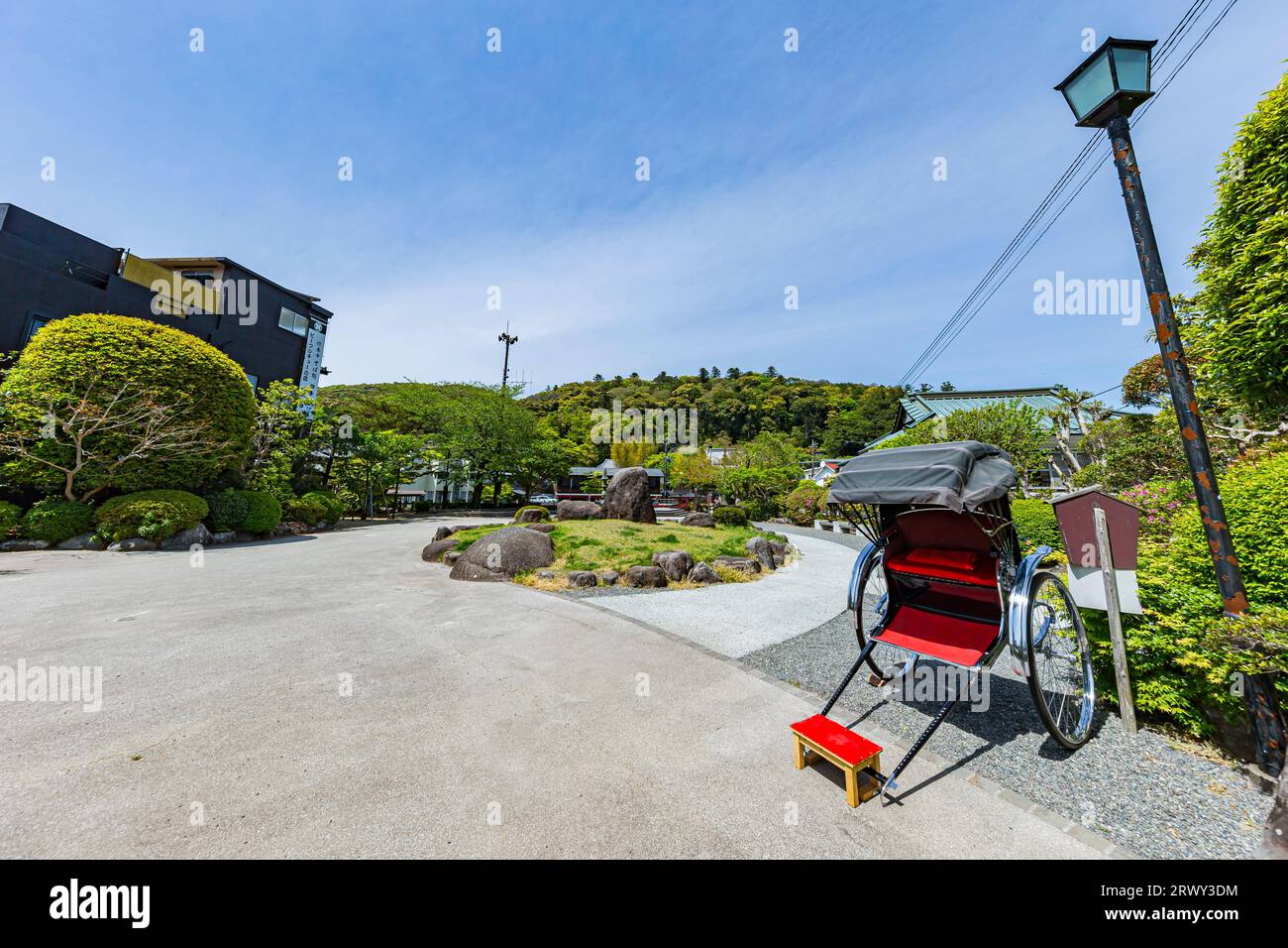 Shuzenji Onsen Tokko-no-yu Park and rickshaw Stock Photo - Alamy