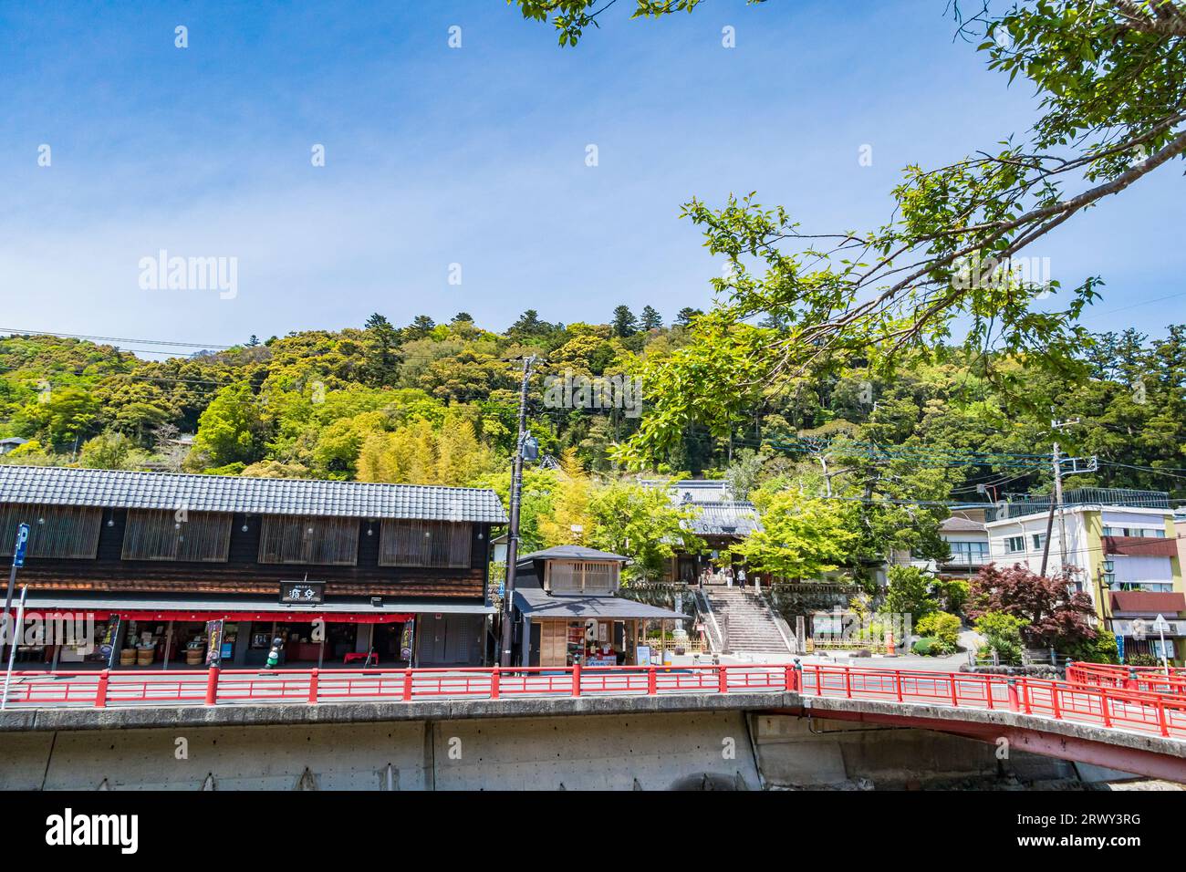 A view in front of the Shuzenji temple gate in Shuzenji Onsen Stock ...