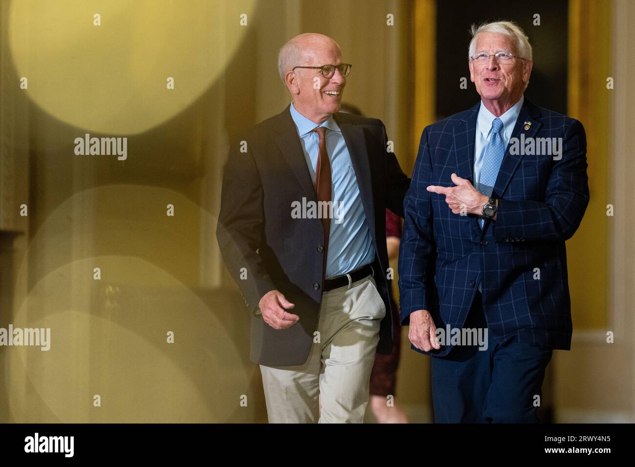 Roger wicker bipartisan hi-res stock photography and images - Alamy