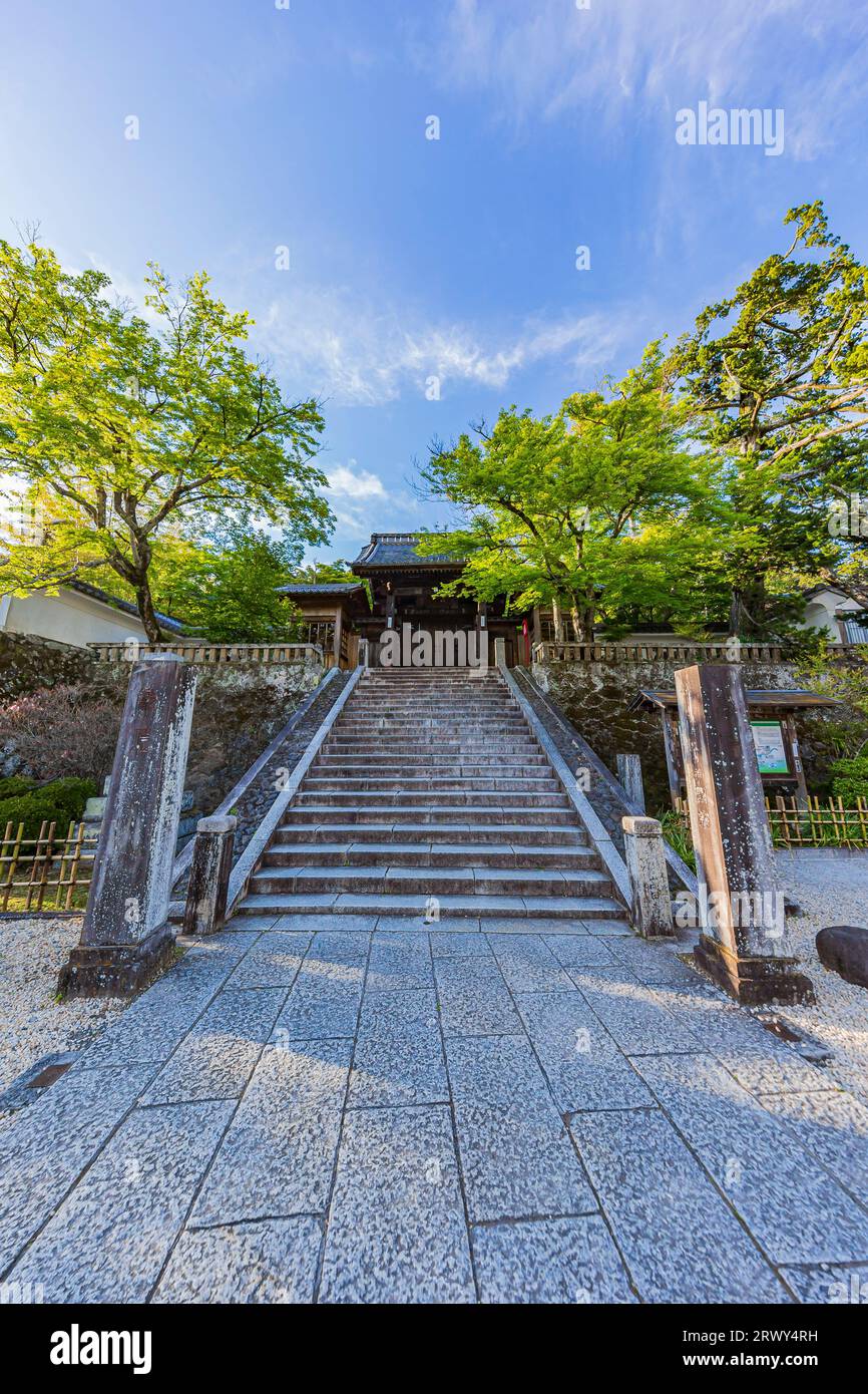 Izu Shuzenji Temple, renovated in 2014, and the blue sky before sunset ...
