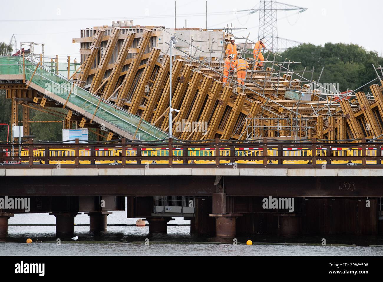 Harefield, UK. 21st September, 2023. HS2 Phase 1 work is continuing on ...