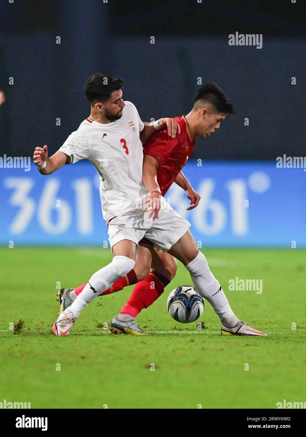 Hangzhou, China. 21st Sep, 2023. Hossein Goodarzi (L) of the Islamic ...