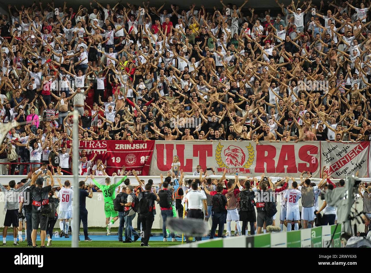 MOSTAR - The players of HSK Zrinjski celebrate the 4-3 victory after ...