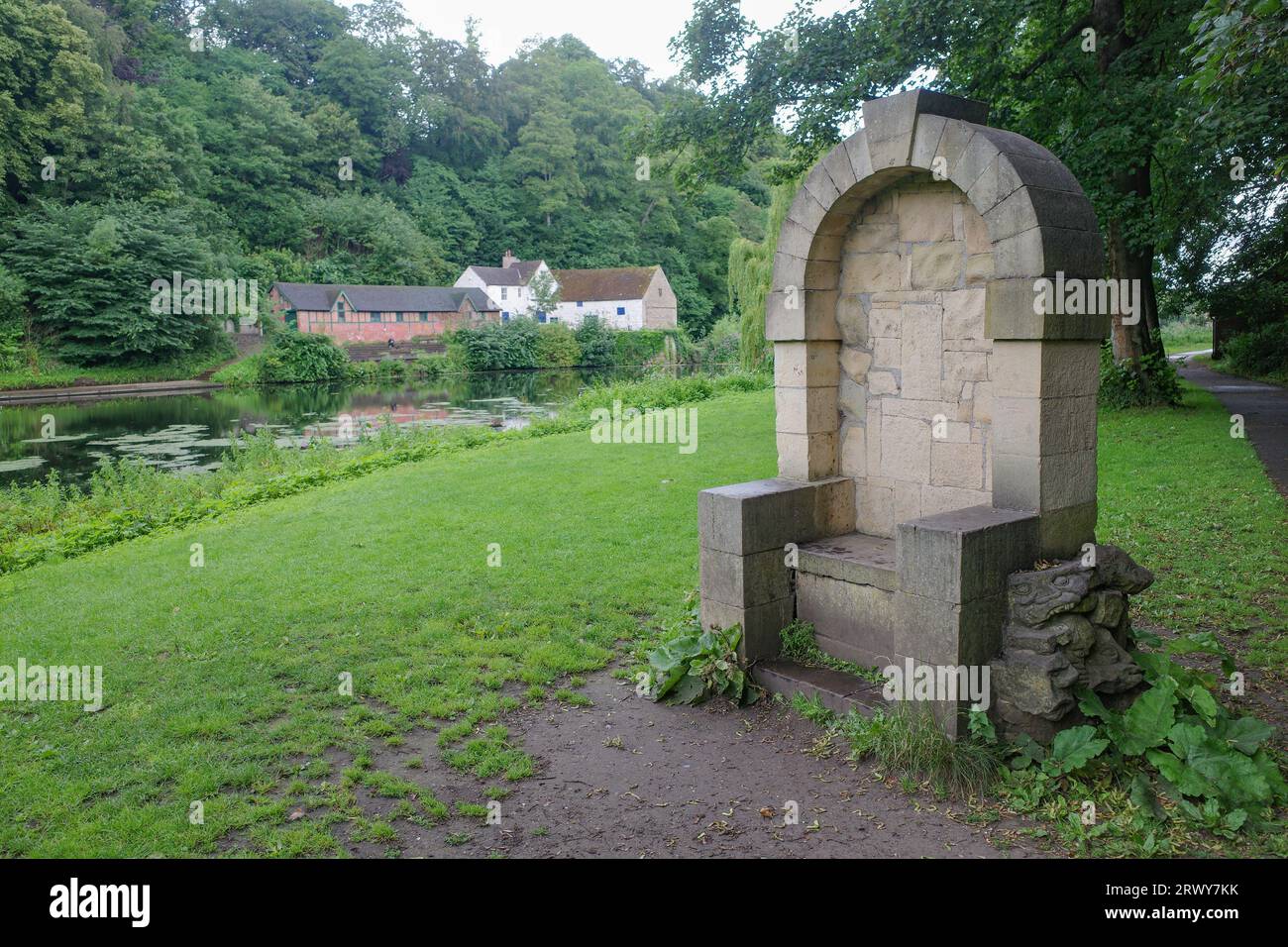 Medieval english church gargoyle hi-res stock photography and images ...