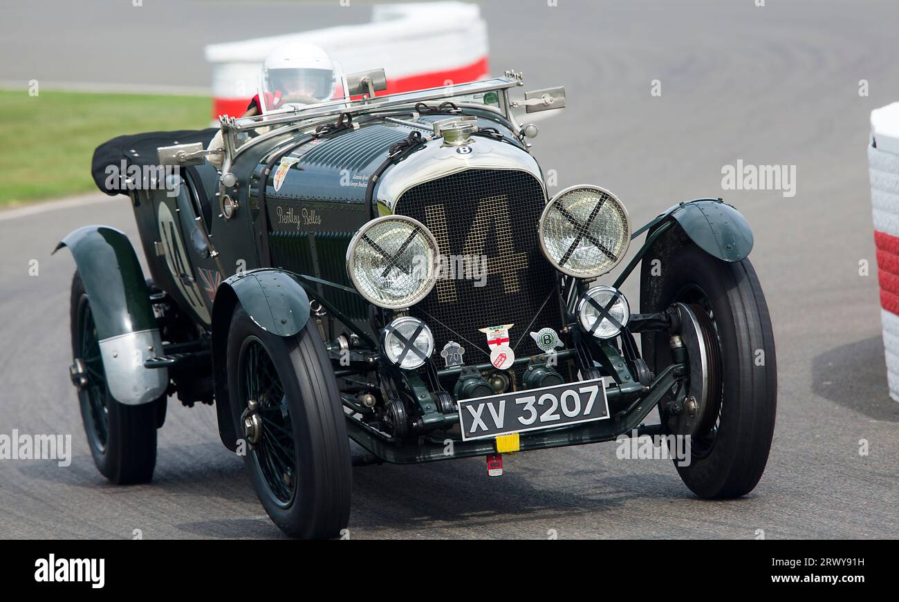 1928 Bentley 4.5 Litre Le Mans driven by Katarina Kyvalova / Georgina ...