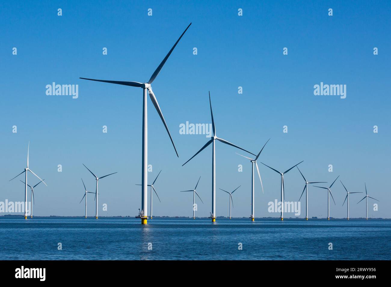 Breezanddijk, Netherlands. 05th Sep, 2023. Wind turbines on the Fryslan ...