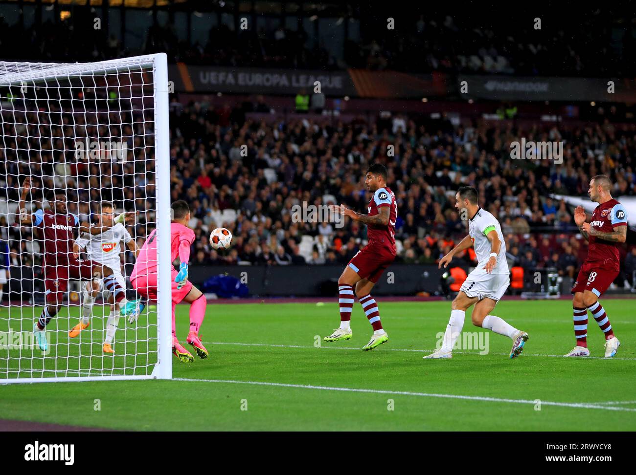 Tsc goal hi-res stock photography and images - Alamy