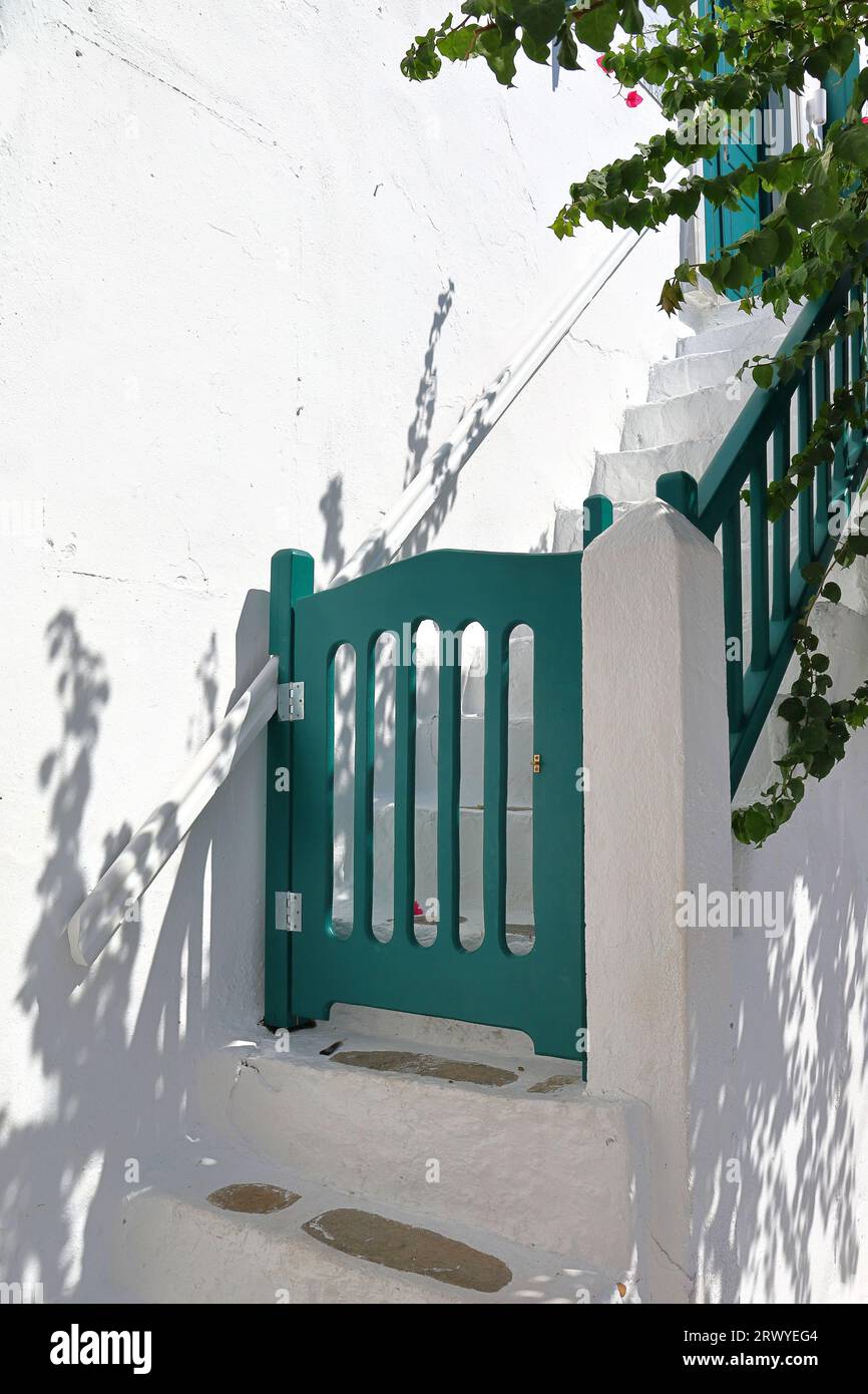 Traditional Greek Architecture Details- steps, lime-washed walls ...