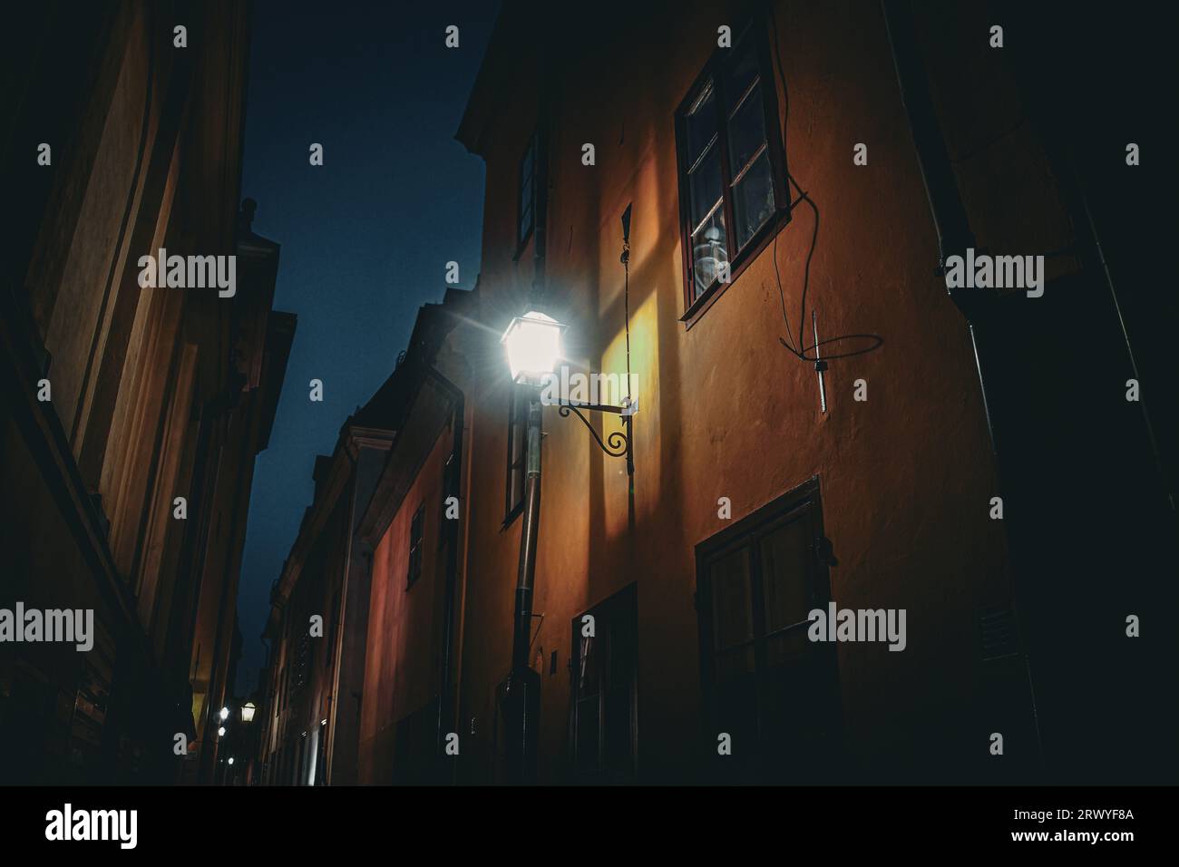 Alley night low angle hi-res stock photography and images - Alamy