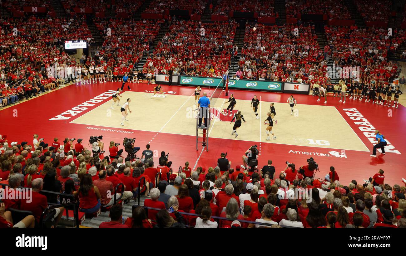 A look inside the Devaney Center as Nebraska takes on Long Beach State ...
