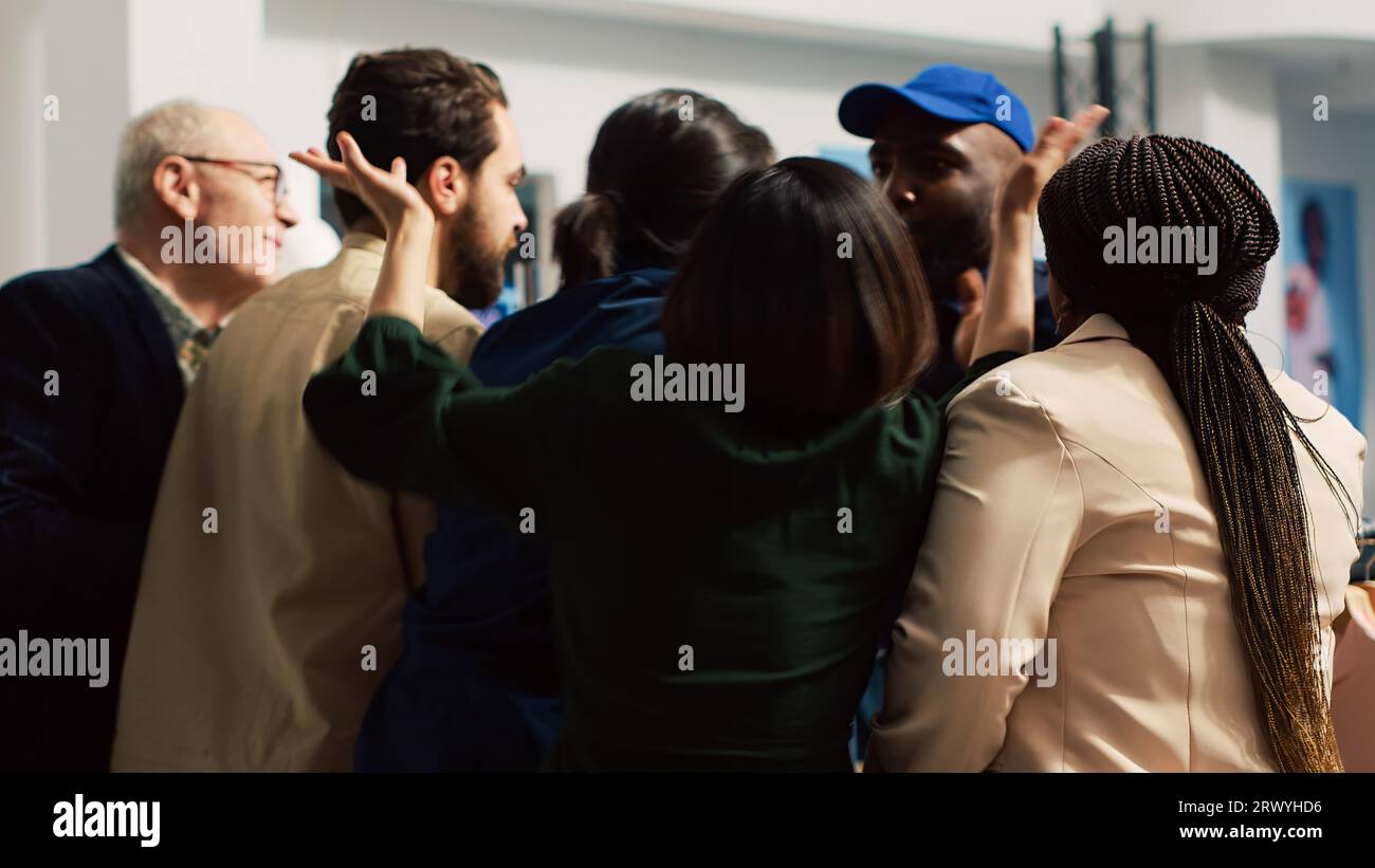 Shopper access control hi-res stock photography and images - Alamy