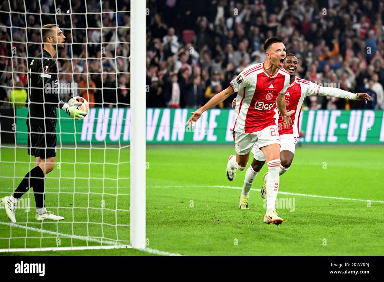 AMSTERDAM - Steven Berghuis of Ajax scores the 2-0 during the UEFA ...