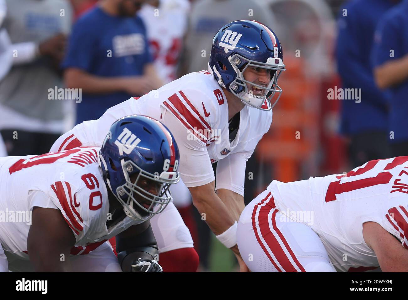 New York Giants quarterback Daniel Jones (8) warms up before an NFL ...