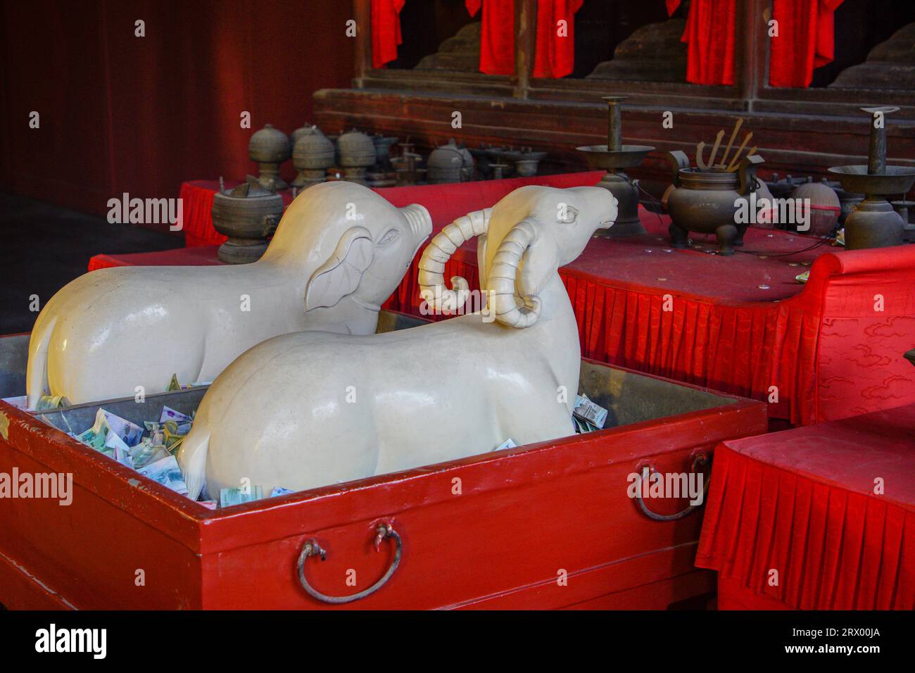 Pig and Sheep Sculpture in Dacheng Hall of Beijing Temple of Confucius ...