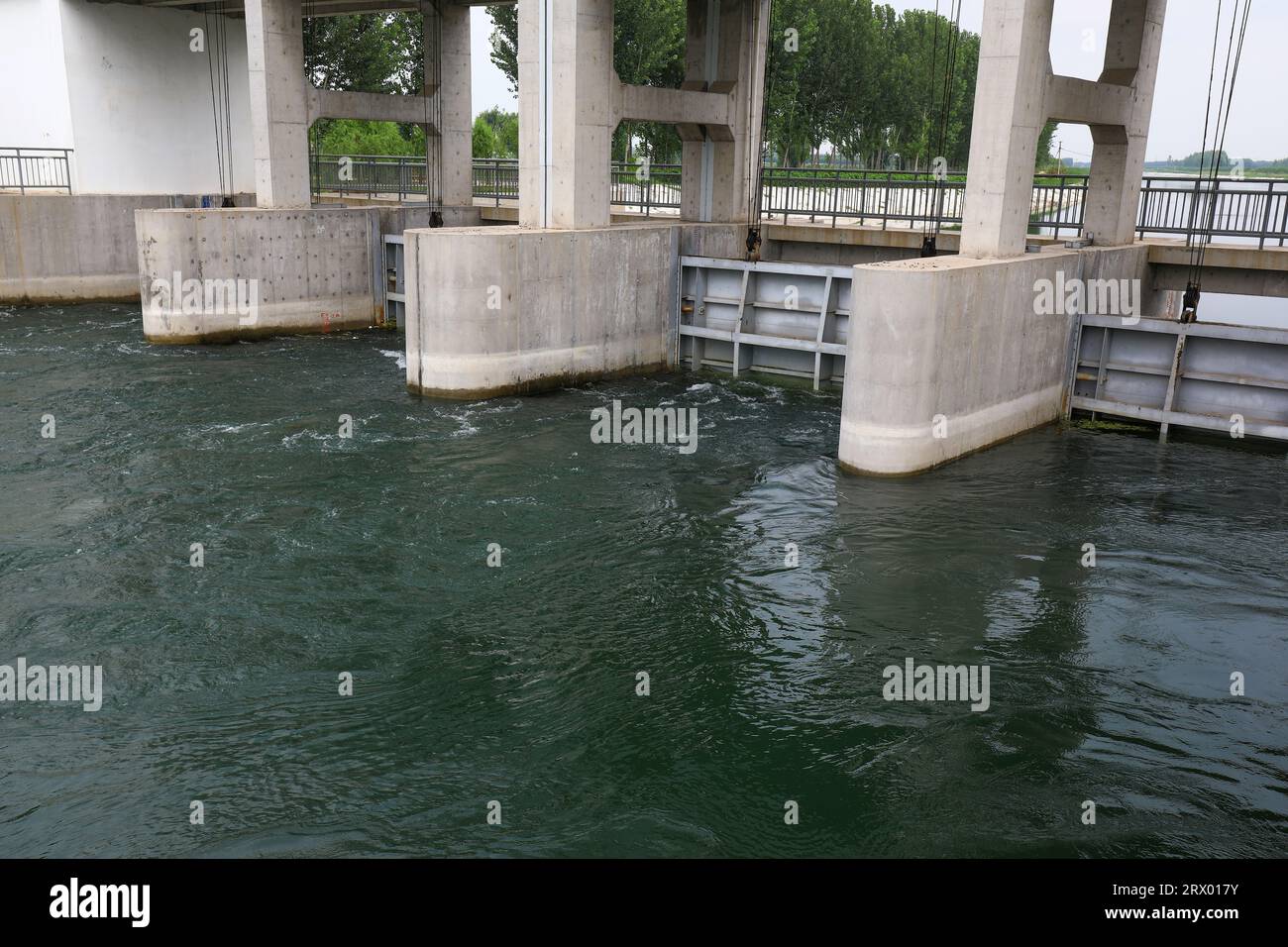 Canal control hi-res stock photography and images - Alamy
