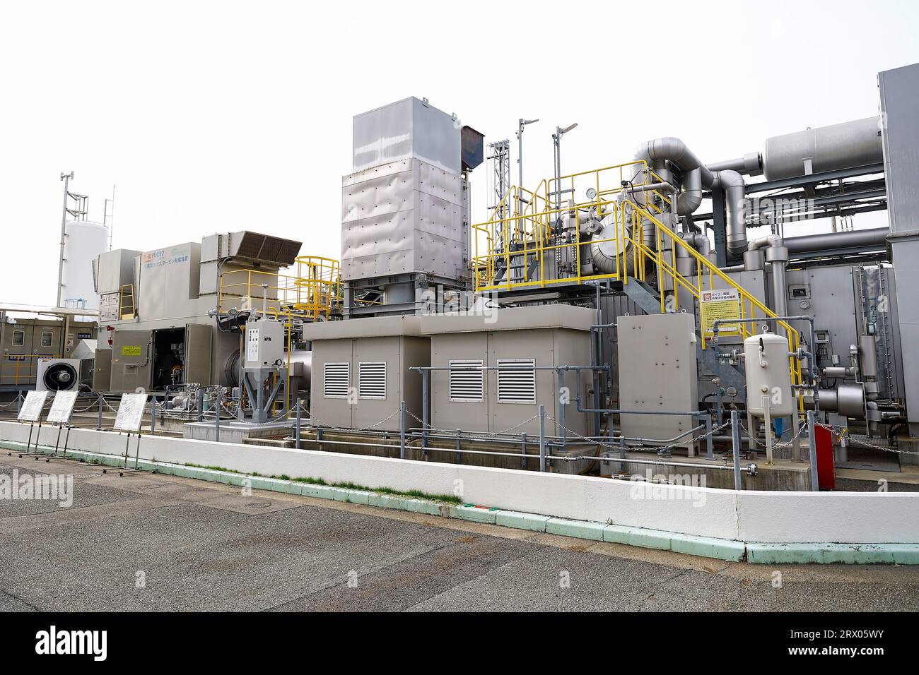 Kobe, Japan. 20th Sep, 2023. Facilities of the Hydrogen CGS Energy ...