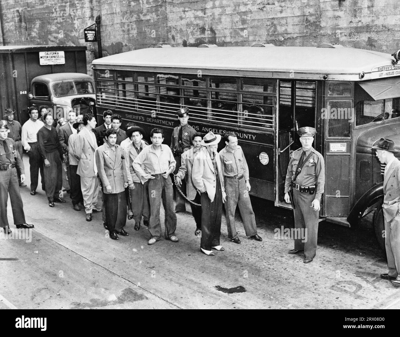 Zoot suiters lined up outside Los Angeles jail en route to court after ...