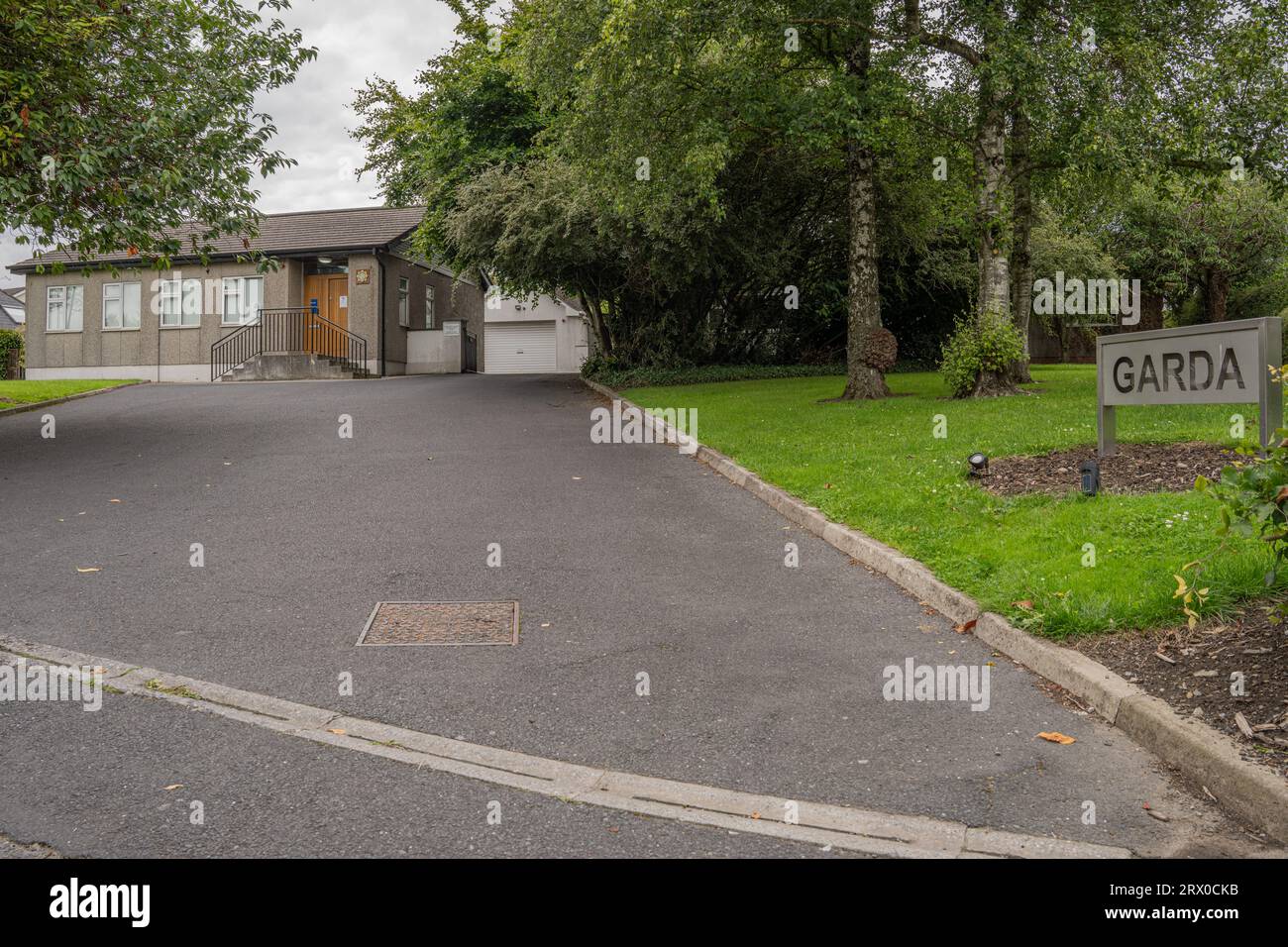 Garda road closed sign hi-res stock photography and images - Alamy