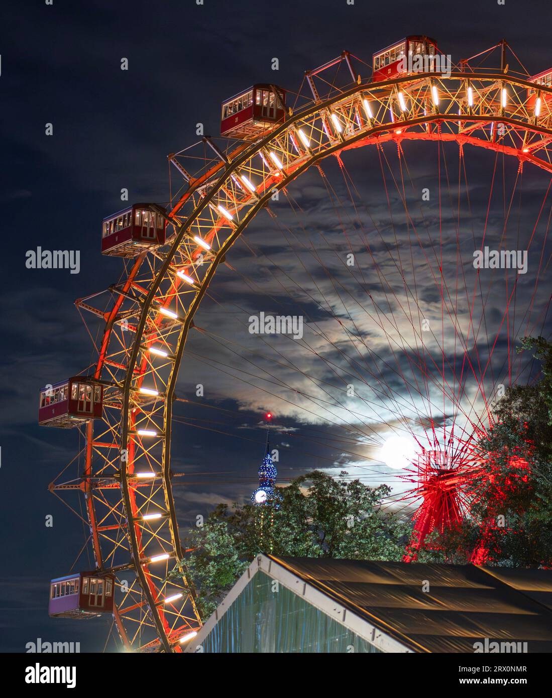 A red ferris wheel in Pratestern, Vienna, Austria at night Stock Photo ...