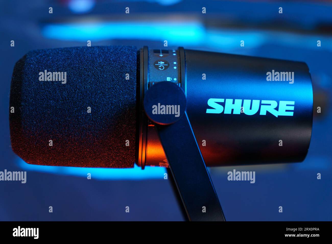 Shure logo hi-res stock photography and images - Alamy